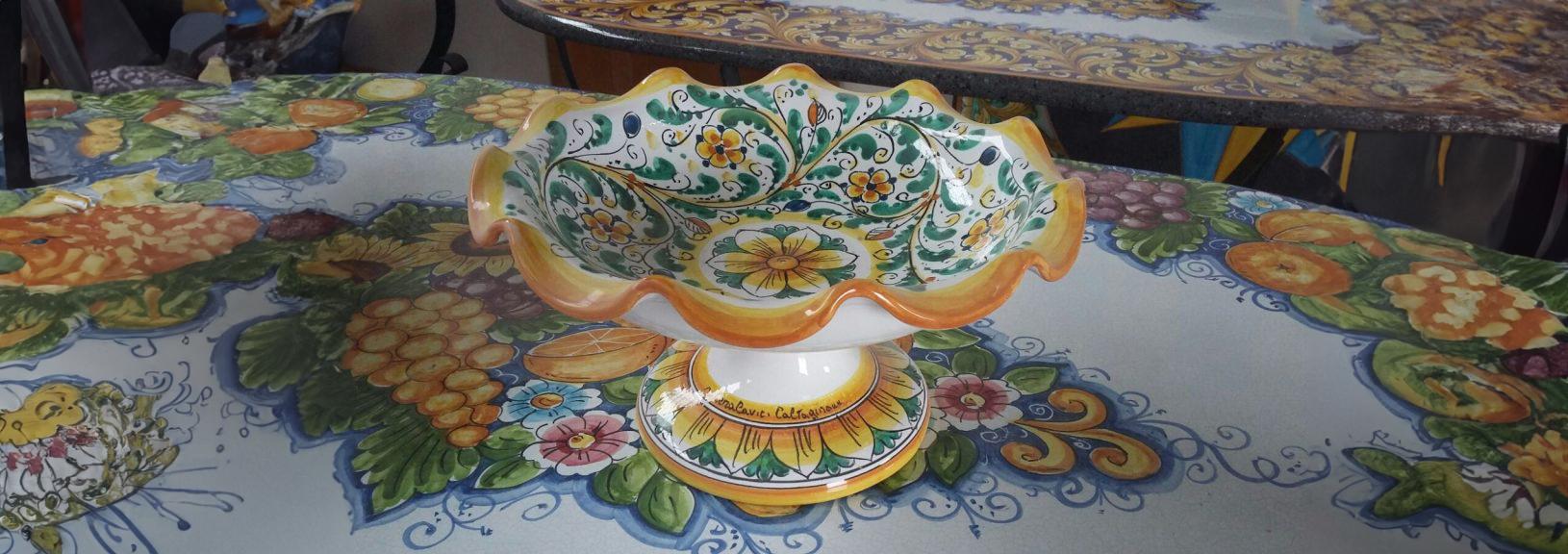 Ceramiche Artistiche di Caltagirone - Tavoli in pietra lavica